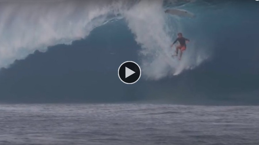 Crashes and Burns: Wipeouts at Silverbacks, Teahupoo and Pipe | Free ...